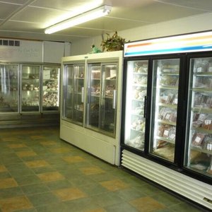 CHENOA LOCKER - Updated August 2025 - 14 Photos - 8 N Veto St, Chenoa ...