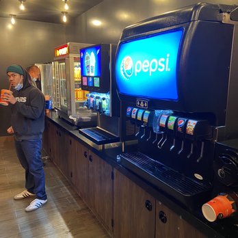 REGAL FRESNO RIVERPARK - Updated January 2026 - 571 Photos & 372 ...