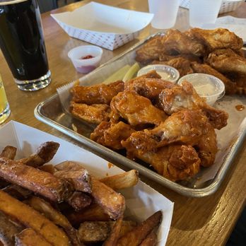 BELT LINE BREWERY & KITCHEN - Updated December 2024 - 239 Photos & 93 ...