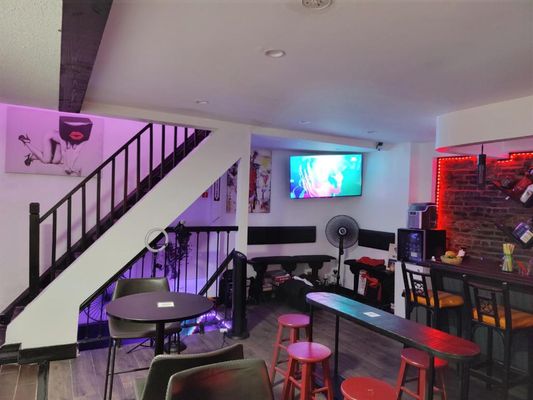 DEN OF SPLENDOR - Updated October 2025 - 10 Photos - 42 Albany Ave, New ...