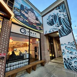 UZU REVOLVING SUSHI - Updated December 2025 - 776 Photos & 586 Reviews ...