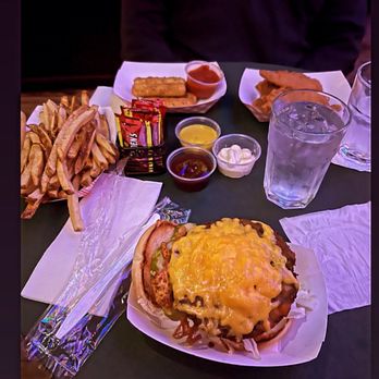 JULIUS’ - Updated July 2024 - 54 Photos & 125 Reviews - 159 W 10th St ...