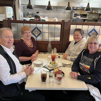 FILBERTS FARMHOUSE KITCHEN - Updated July 2025 - 636 Photos & 538 ...