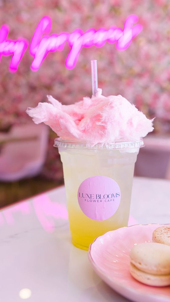 LUXE BLOOMS FLOWER CAFE - Updated December 2025 - 90 Photos & 19 ...