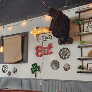 INDUSTRIAL TAPHOUSE - Updated September 2024 - 290 Photos & 329 Reviews ...