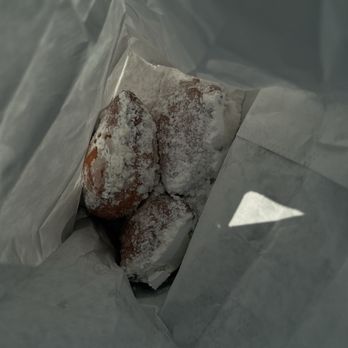 BEN’ YAYS - Updated December 2024 - 79 Photos & 43 Reviews - 1028 King ...