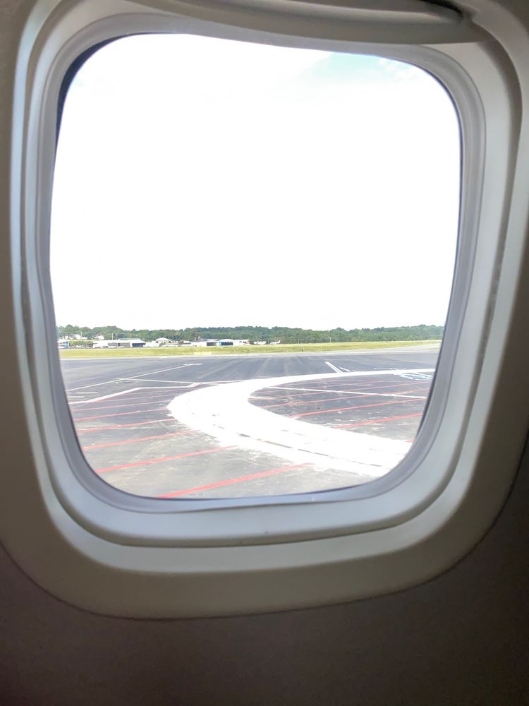 LYNCHBURG REGIONAL AIRPORT - 24 Photos & 38 Reviews - 350 Terminal Dr ...