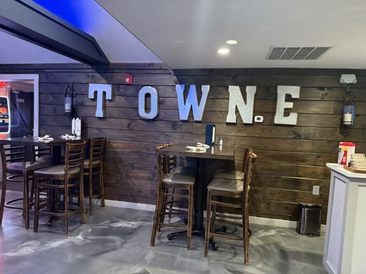 TOWNE TAVERN AND TREEHOUSE - Updated May 2026 - 106 Photos & 122 ...