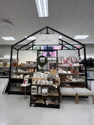 TARGET - Updated December 2025 - 160 Photos & 399 Reviews - 3535 S La ...