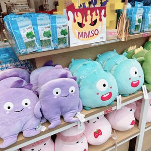 MINISO - 41 Photos & 12 Reviews - 2263 S Wentworth Ave, Chicago ...