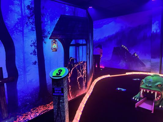 CRYPTID MOUNTAIN MINIATURE GOLF - Updated May 2025 - 25 Photos - 950 ...