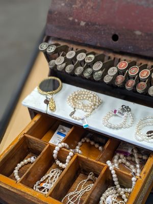 VALUE VILLAGE BOUTIQUE - Updated January 2026 - 41 Photos - 2354 ...