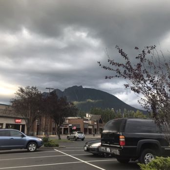 NORTH BEND PREMIUM OUTLETS - Updated August 2025 - 63 Photos & 93 ...