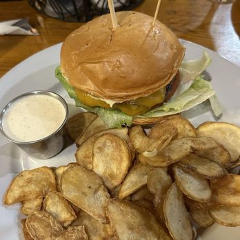 HAMBURGER FACTORY FAMILY RESTAURANT - Updated May 2024 - 657 Photos ...