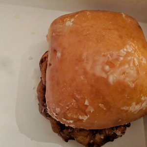 CHUCK’S DONUT SHOP - 304 Photos & 499 Reviews - 5335 NE 4th St, Renton ...