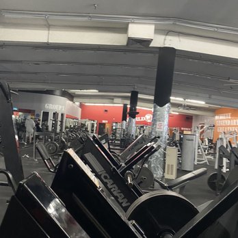 WORLD GYM - TRACY - Updated December 2025 - 80 Photos & 91 Reviews ...