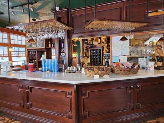 SPUDS WATERFRONT GRILL - Updated December 2025 - 140 Photos & 198 ...