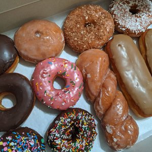 DOH-NUT-HUT - 154 Photos & 116 Reviews - 4272 Katella Ave, Los Alamitos ...