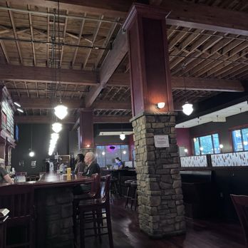 ELLIOTT BAY BREWING - BURIEN - Updated December 2025 - 460 Photos & 573 ...