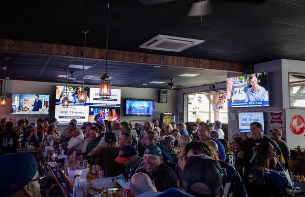 SCOREBOARD BAR & GRILL - Updated July 2024 - 19 Photos - 1480 Meriden ...