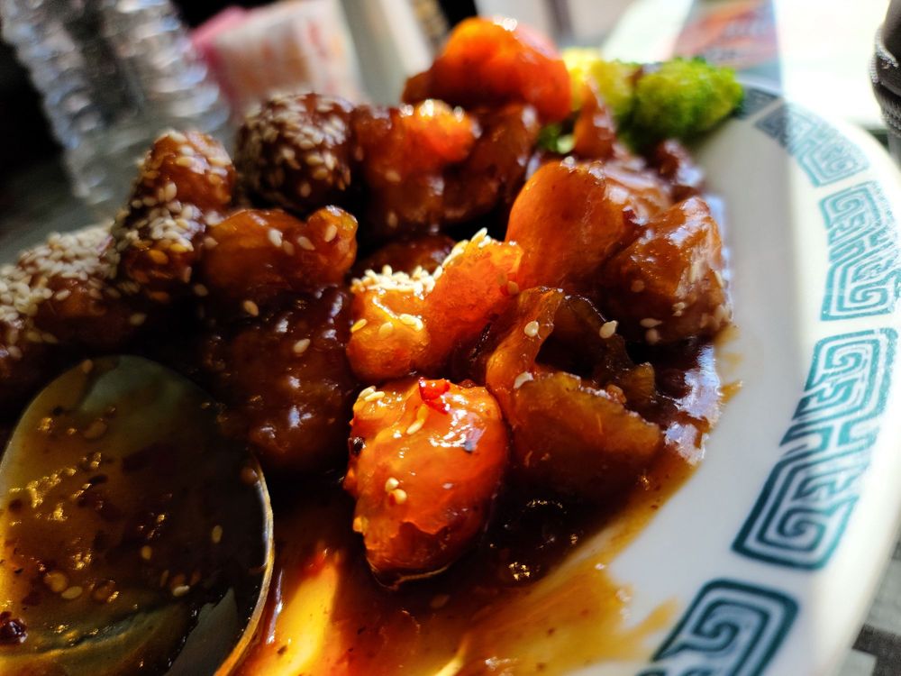 EAST CHINA INN - Updated July 2024 - 25 Photos & 84 Reviews - 2S743 Sr ...