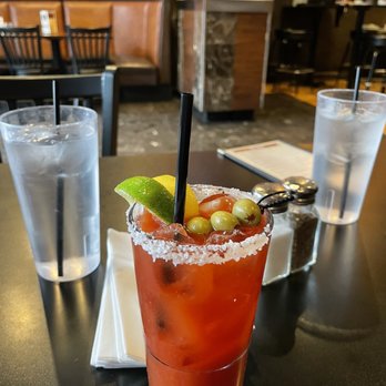 ELLIOTT’S ON CONGRESS - Updated December 2024 - 281 Photos & 293 ...