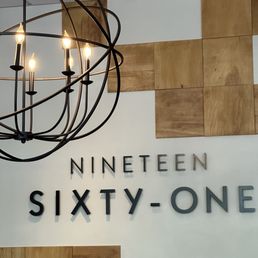 NINETEEN 61 - Updated June 2025 - 904 Photos & 670 Reviews - 215 E Main ...