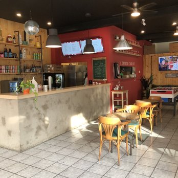 UNIBURGER - Updated October 2025 - 11 Photos - 50 Rue Saint-Zotique E ...