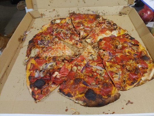 MESSENGER PIZZA - 139 Photos & 351 Reviews - 1224 1st St S, Nampa ...
