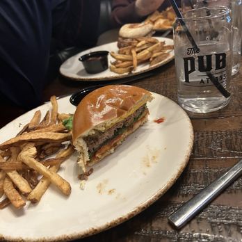 THE PUB AT 333 - Updated April 2025 - 184 Photos & 193 Reviews - 333 ...