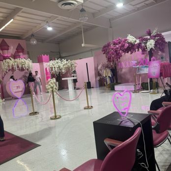 MODA 2000 - Updated September 2025 - 410 Photos & 230 Reviews - 845 N ...