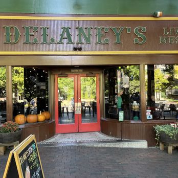 DELANEY’S IRISH PUB - Updated April 2024 - 137 Photos & 130 Reviews ...