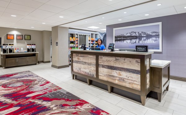 HAMPTON INN & SUITES RENO/SPARKS - Updated July 2025 - 198 Photos & 76 ...