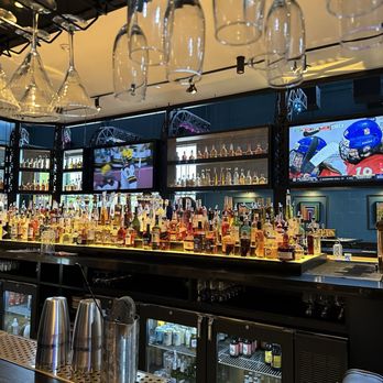 PUTTSHACK - ADDISON - Updated September 2024 - 240 Photos & 120 Reviews ...