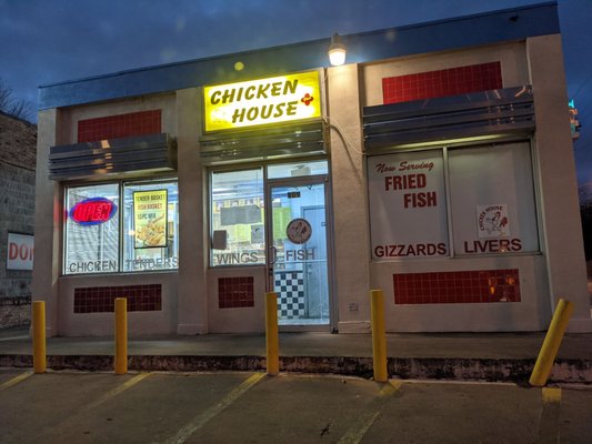 CHICKEN HOUSE - Updated January 2025 - 50 Photos & 114 Reviews - 909 N ...