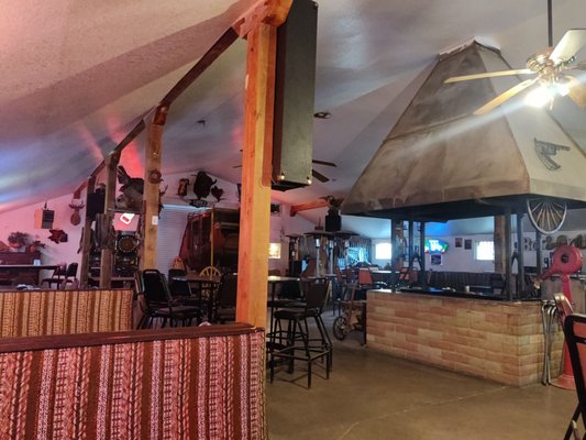 FRED’S ARENA BAR & STEAKHOUSE - Updated July 2024 - 40 Photos & 50 ...