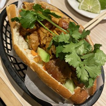 MAMA HONG’S VIETNAMESE KITCHEN - BURBANK - Updated May 2025 - 2111 ...