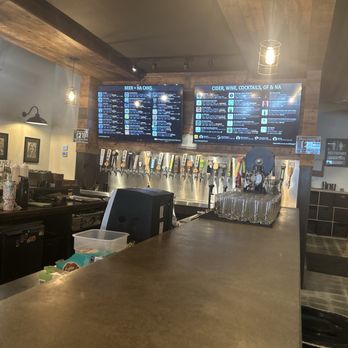 TAPPED - TAPHOUSE & KITCHEN - Updated December 2025 - 184 Photos & 276 ...