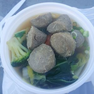 MAD MANGO CAFE - 37 Photos & 78 Reviews - 551 Bernard Avenue, Kelowna ...