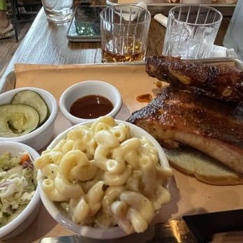 CINDER BBQ - Updated June 2024 - 109 Photos & 116 Reviews - 800 Upshur ...