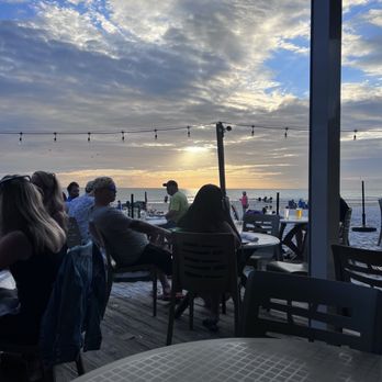 BEACH HOUSE WATERFRONT RESTAURANT - 1525 Photos & 1355 Reviews - 200 ...