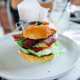 WHITE DOG CAFE - HAVERFORD - Updated December 2025 - 408 Photos & 330 ...