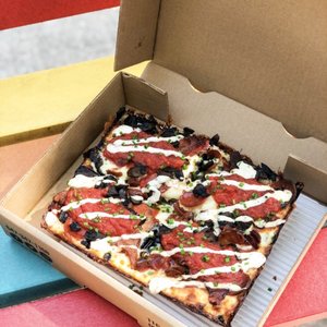 DESCENDANT DETROIT STYLE PIZZA - 527 Photos & 387 Reviews - Pizza ...