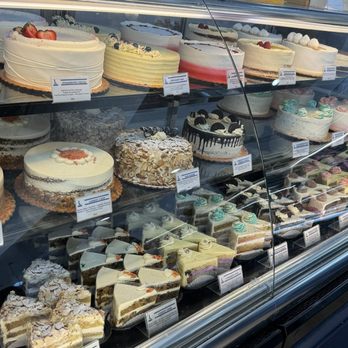 LAYERED CAKERIE - Updated February 2025 - 2484 Photos & 2003 Reviews ...