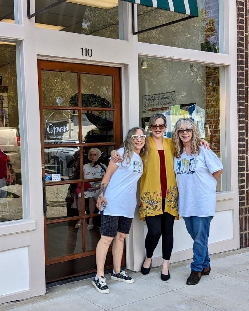 MAX LEE MUSIC - Updated October 2025 - 23 Photos & 18 Reviews - 110 W ...