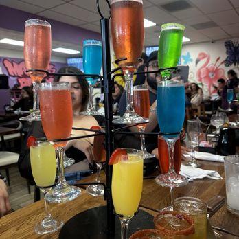 MADRES BRUNCH - Updated June 2024 - 2868 Photos & 2244 Reviews - 7040 ...