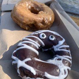 MONUTS - Updated May 2025 - 697 Photos & 600 Reviews - 1002 Ninth St ...