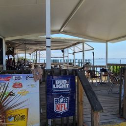 THE ISLAND WATERFRONT BAR & GRILL - Updated August 2025 - 263 Photos ...