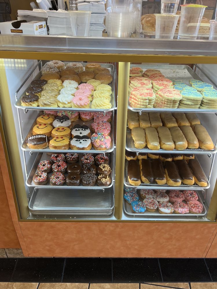 ANGELS DONUTS - BAKERSFIELD 2 - 111 Photos & 89 Reviews - 6515 Panama ...