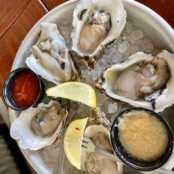 EMERALD WATERFRONT BAR AND GRILL - Updated March 2025 - 46 Photos & 12 ...